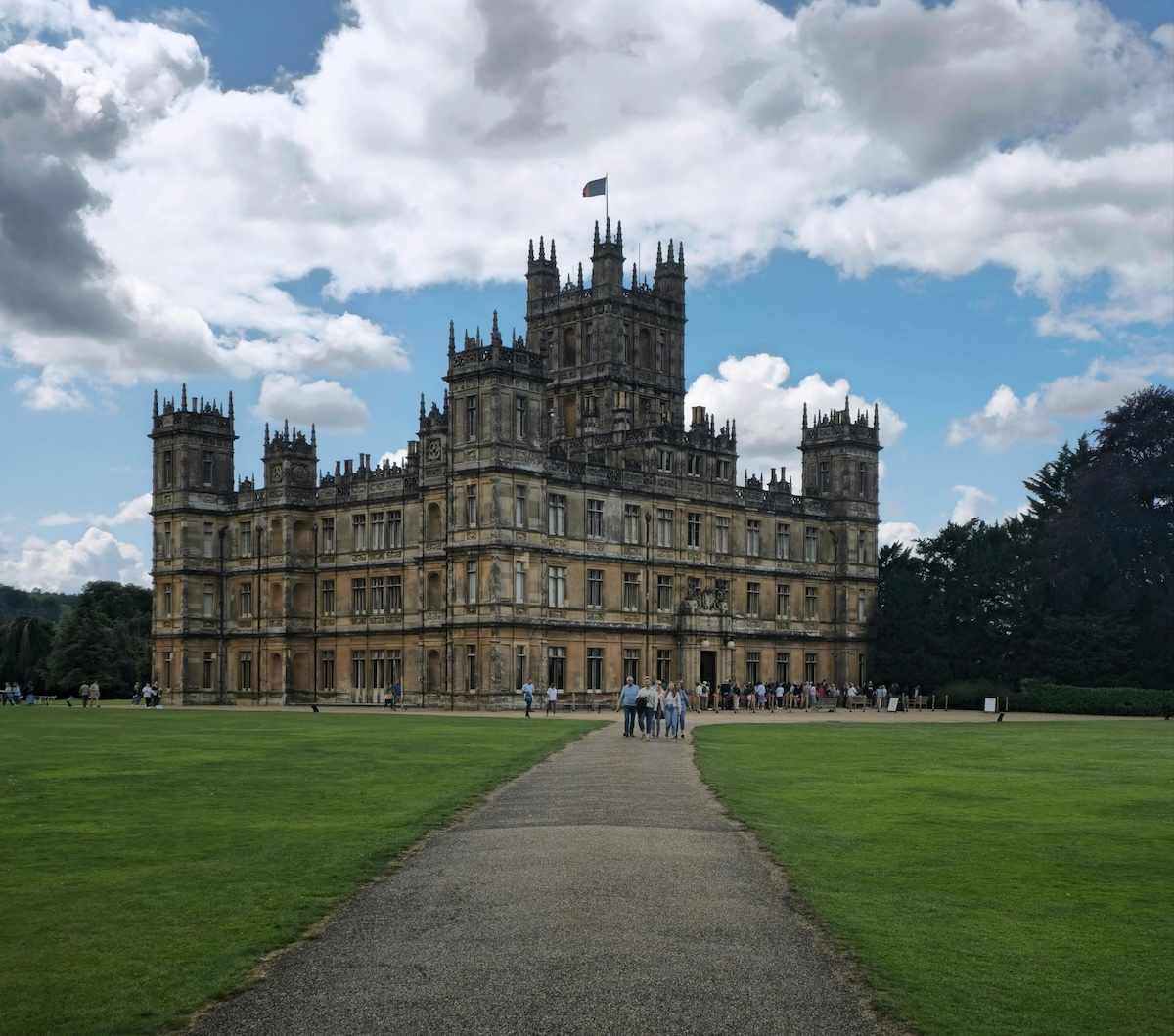 Downton Abbey filming locations: A guide to Britain's period drama ...